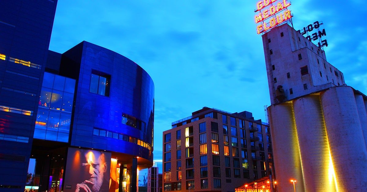 Your Guide to a Night at the Guthrie Theater | Meet Minneapolis