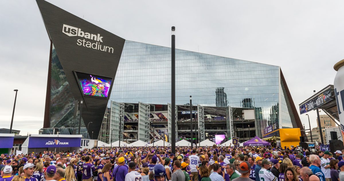 8 Reasons to come to Minneapolis for a Vikings Game | Meet Minneapolis ...
